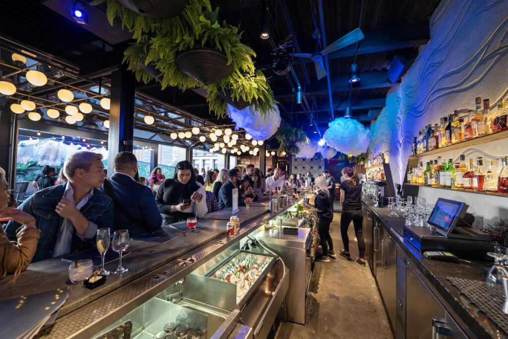 Battle of the DJs at Stratus Rooftop Lounge | dosage MAGAZINE