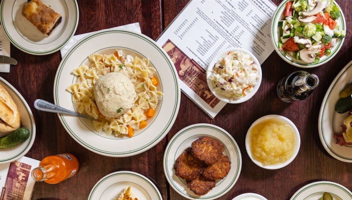 Famous 4th Street Deli Prix Fixe Festive Feast | dosage MAGAZINE